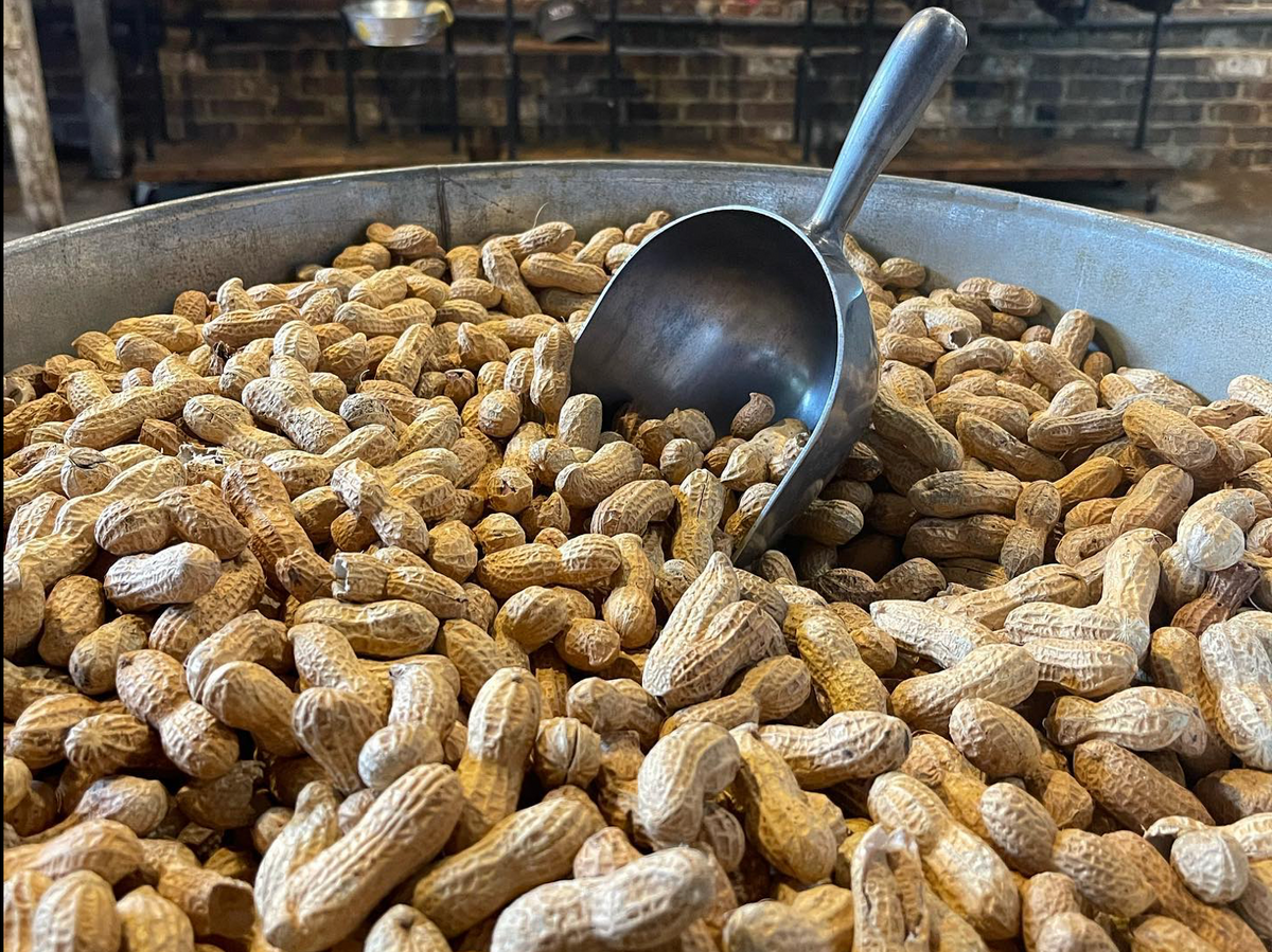25 lb Box of Raw Peanuts Alabama Peanut Co